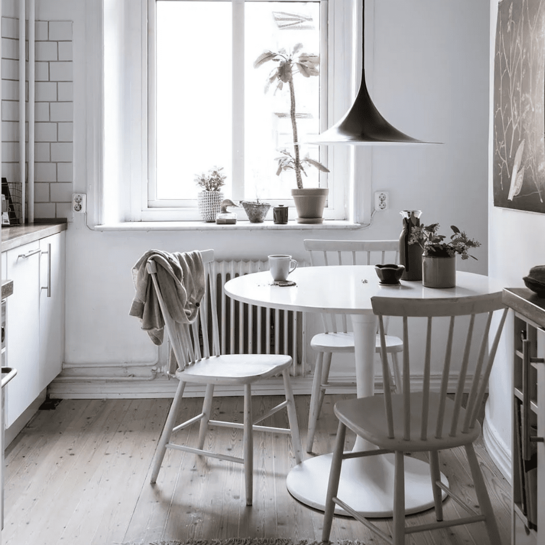 15 Beautiful Small Dining Room Ideas That Are Space-Saving