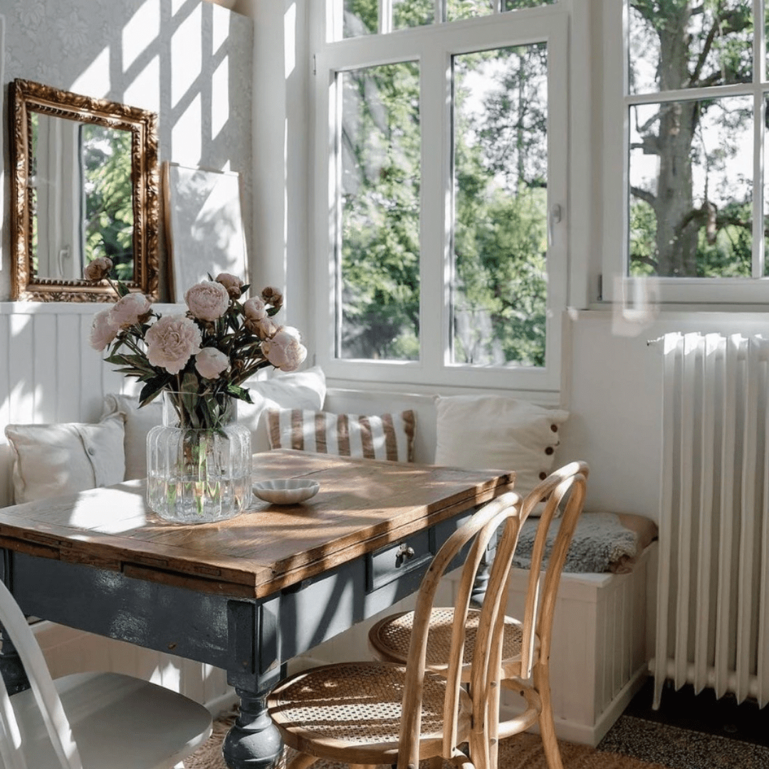 15 Beautiful Small Dining Room Ideas That Are Space-Saving