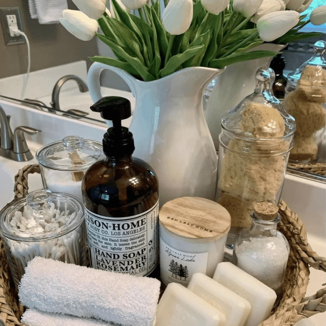 10 Gorgeous Bathroom Tray Decor Ideas For Your Toiletries