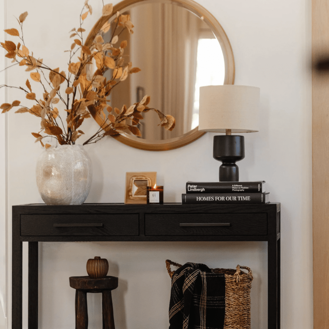 10 Beautiful And Practical Entryway Table Ideas