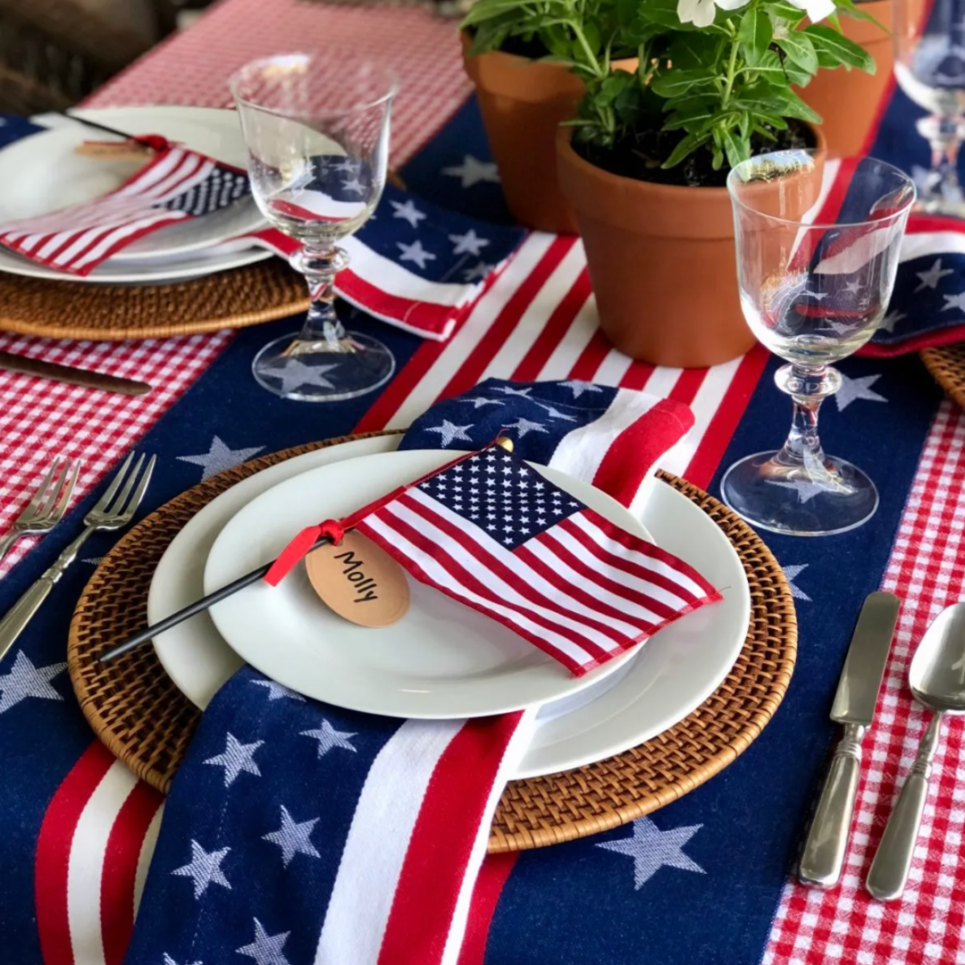 10 Beautiful Ideas For 4th Of July Tablescapes